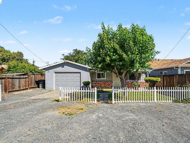 3193 Hosie Ave