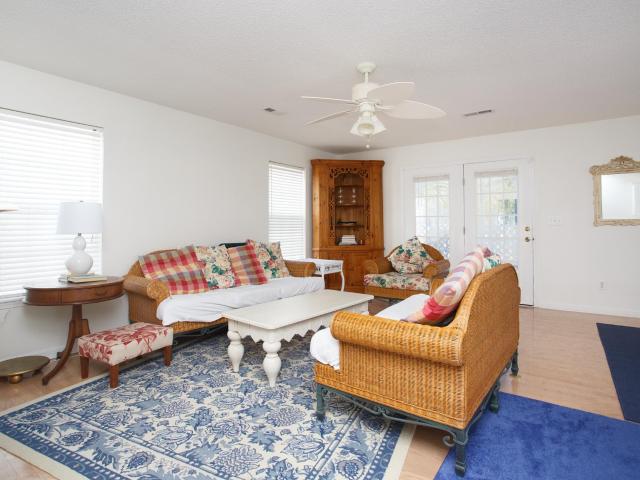 319 16th Ave. S