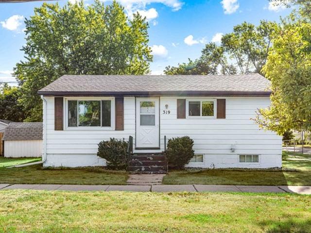 319 1st St, West Fargo, ND 58078