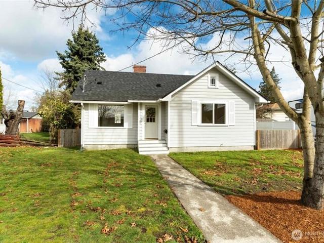 319 4th Ave SE, Puyallup, WA 98372