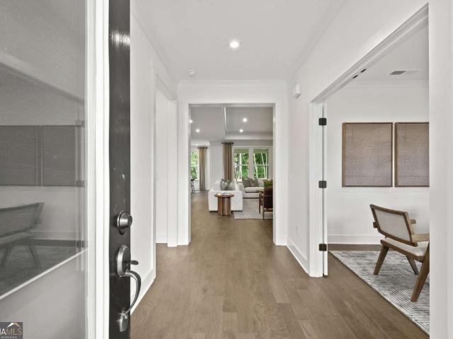 319 Canoe Place