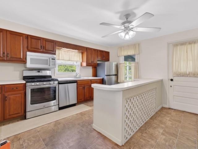 319 Center St # 2
