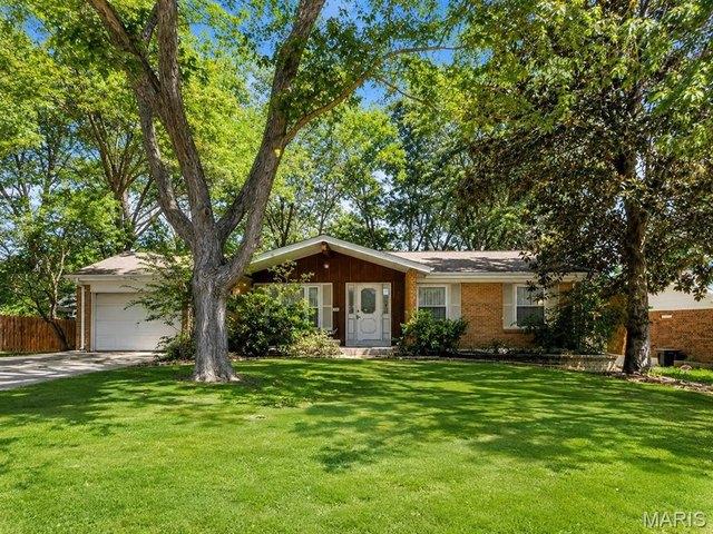 319 Cherry Hill Dr, Ballwin, MO 63011
