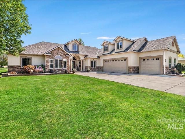319 Clear Lake Ln