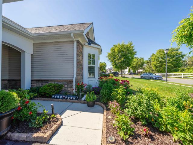 319 Aberdeen Way