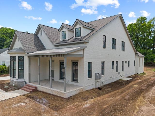 319 Battle Ave