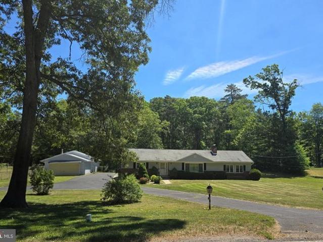 319 Birmingham Rd, Pemberton, NJ 08068