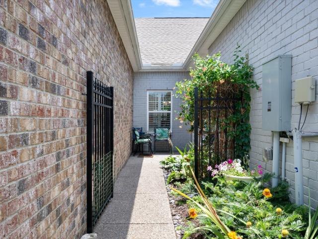 319 Buckner Cir
