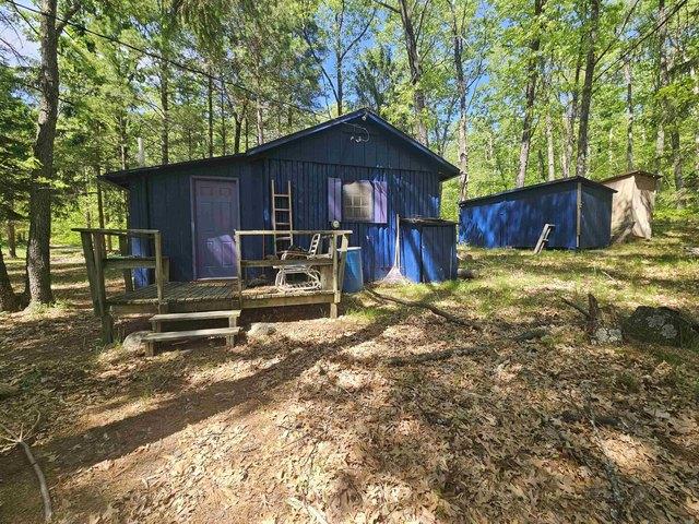 319 Burns Rd, Harrison, MI 48625