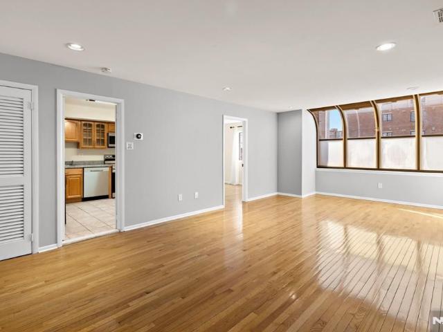 319 Gorge Road, Cliffside Park, US, NJ