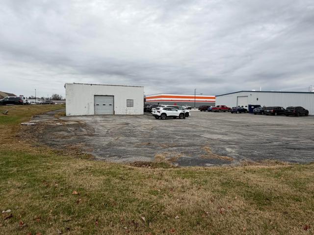 319 Glades Road