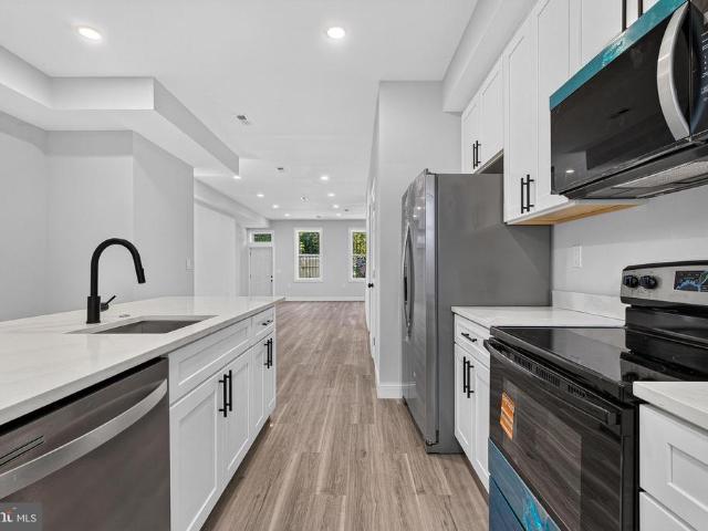 319 E 24Th Street