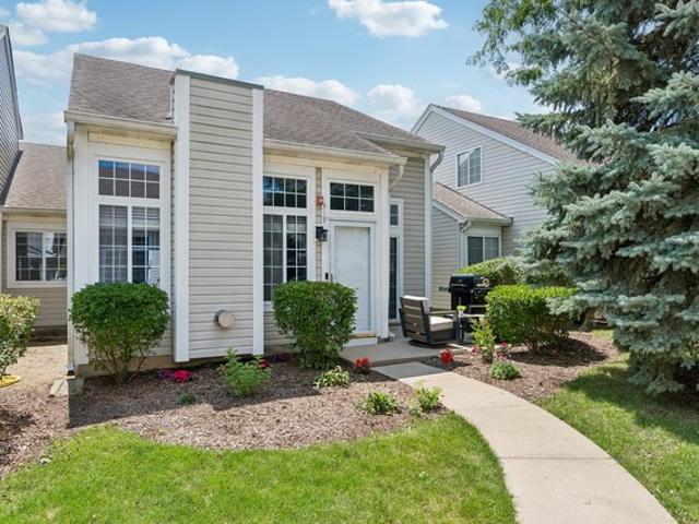 319 E Victoria Cir Unit 319, North Aurora, IL 60542