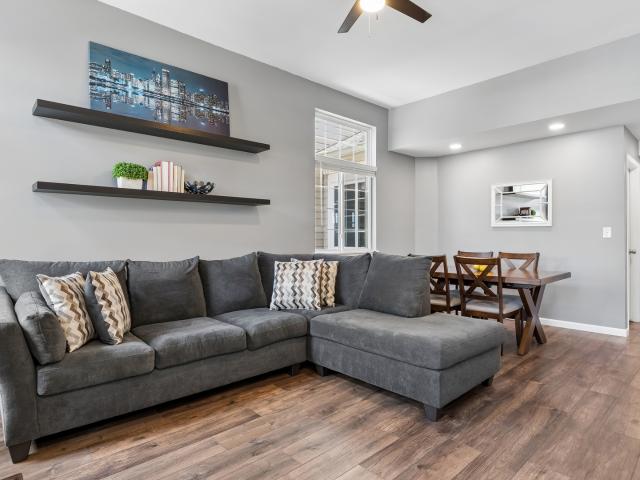 319 E Victoria Circle # 319