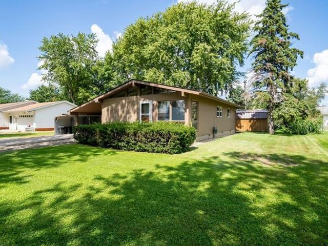 319 E Elm St, Piper City, IL 60959