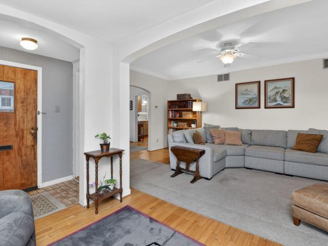 319 E Jefferson Avenue
