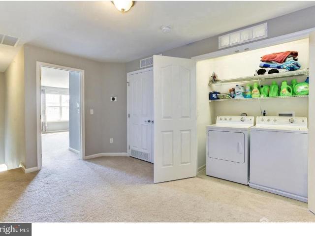 319 E Kramer Court