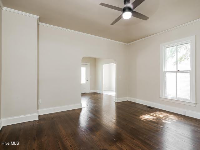 319 E Main St