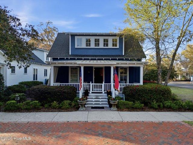 319 E Nash St, Southport, NC 28461