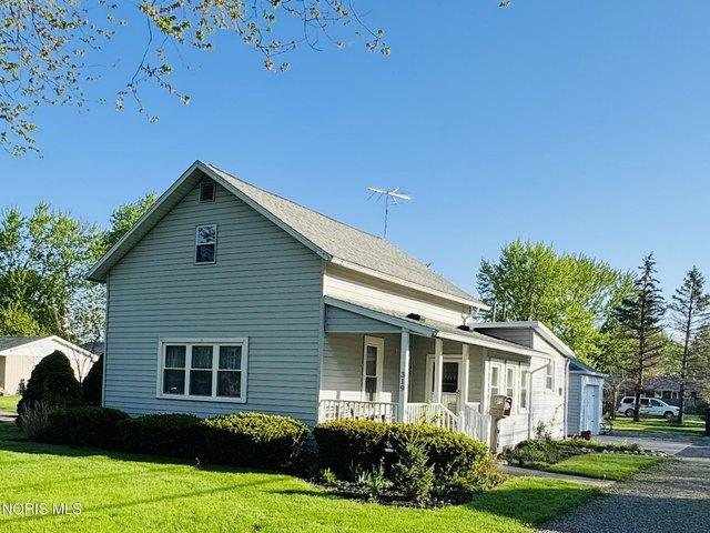 319 E Plum St, Deshler, OH 43516
