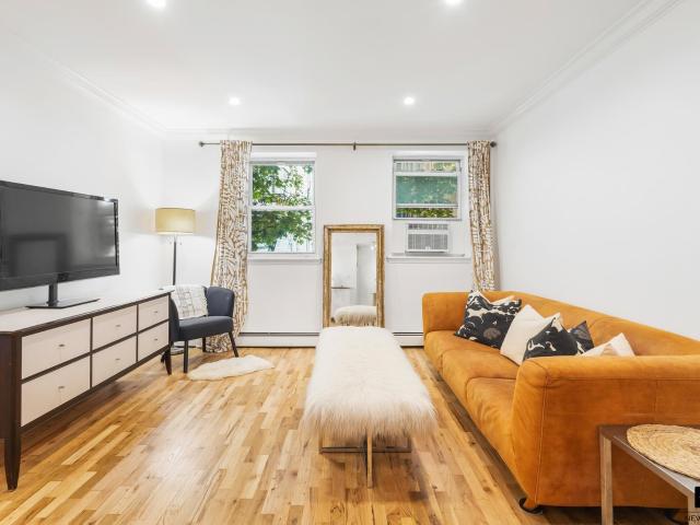 319 East 105th Street, New York, NY