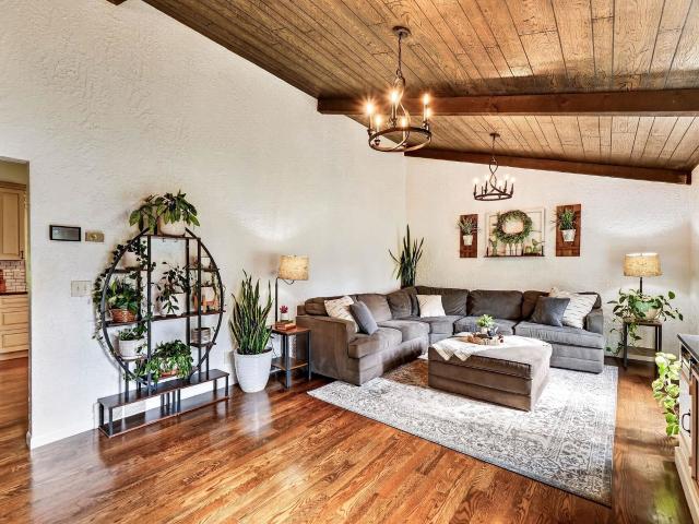 319 Fairway Drive
