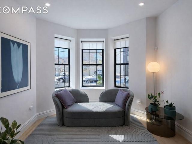 319 Hawthorne St, Brooklyn, NY 11225