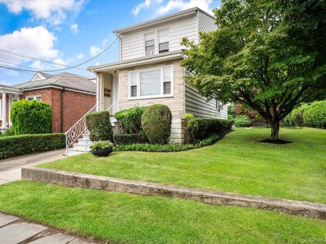 319 Hayward St, Yonkers, NY 10704