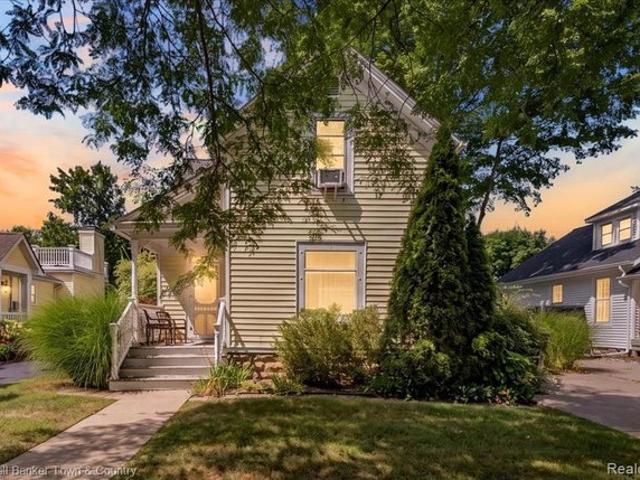 319 Hickory St, Milford Vlg, MI 48381