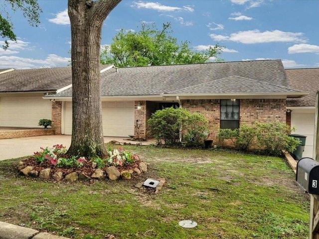 319 High Meadow Dr, Nacogdoches, TX 75965