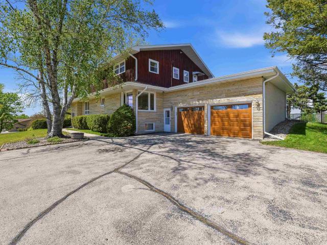 319 Hillcrest Drive