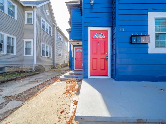 319 Hst W 10th Street