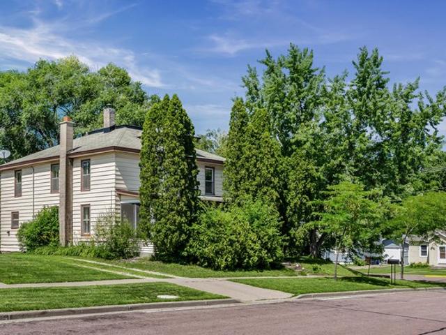 319 Locust St, Onalaska, WI 54650