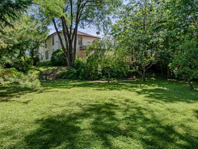 319 Locust St