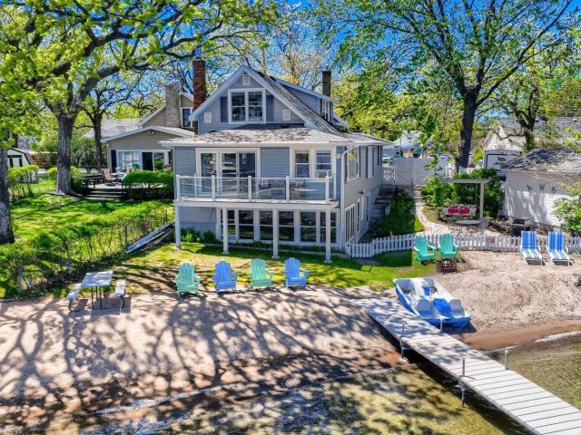 319 Lake Street S