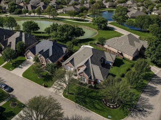 319 Lakewood Dr, Trophy Club, TX 76262