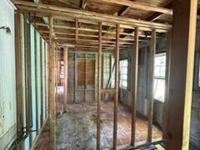 319 Massachusetts 6A