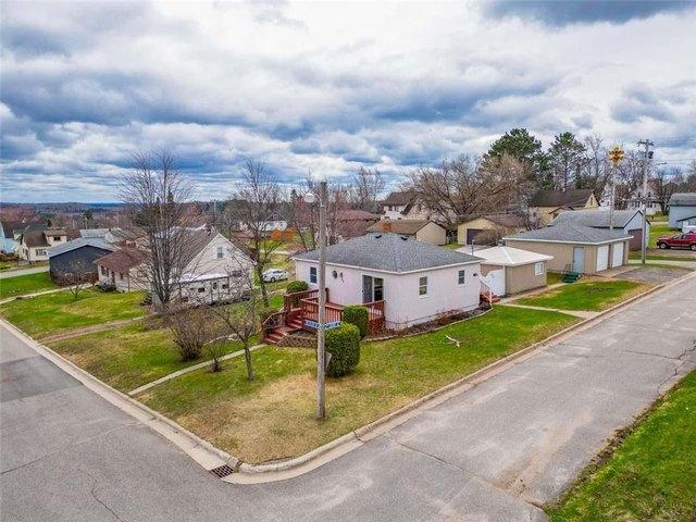 319 Michigan Ave W, Gilbert, MN 55741