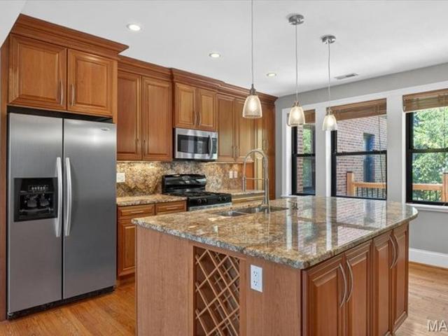 319 N Taylor Ave Unit C, Saint Louis, MO 63108