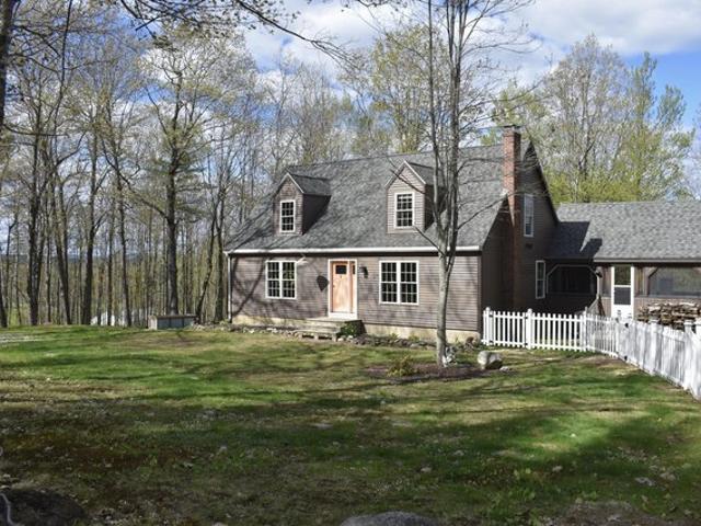 319 N Raymond Rd, Raymond, ME 04071