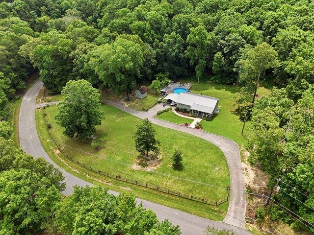 319 Nance Dr, Rossville, GA 30741