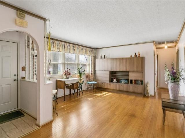 319 Nancy DR