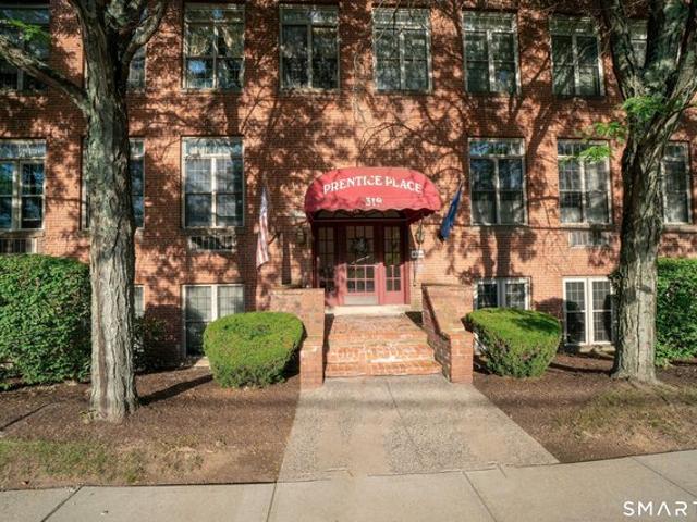 319 New Britain Rd Apt 126, Berlin, CT 06037