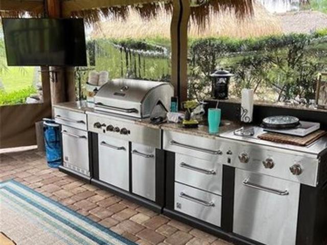 319 NW Chipshot Ln, Port Saint Lucie, FL 34986