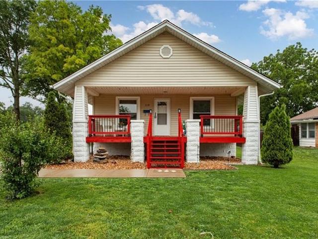 319 S 2nd St, Odessa, MO 64076
