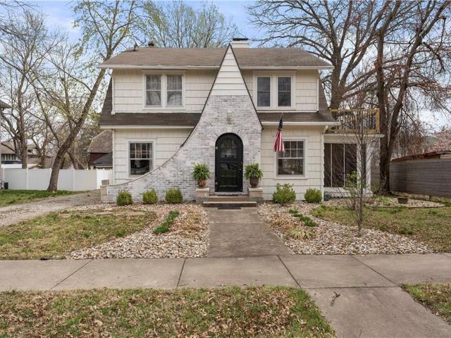 319 S Elm Street
