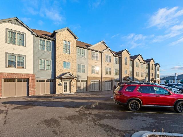 319 S Glendale Ave, Unit 303, Barrington, IL 60010 | MLS #12542 | Compass