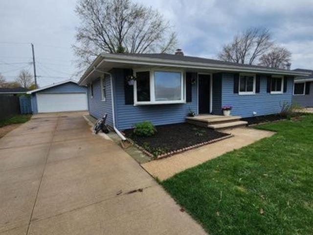 319 S Midpark Dr, Appleton, WI 54915