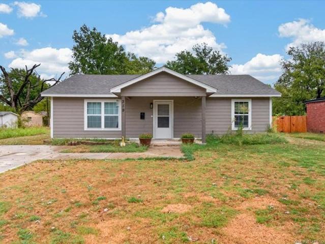 319 S Sycamore St, Nowata, OK 74048