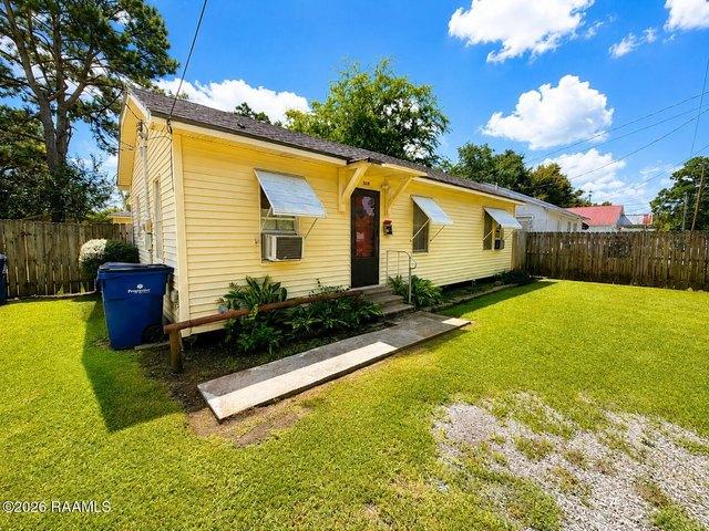 319 Samson St, Abbeville, LA 70510